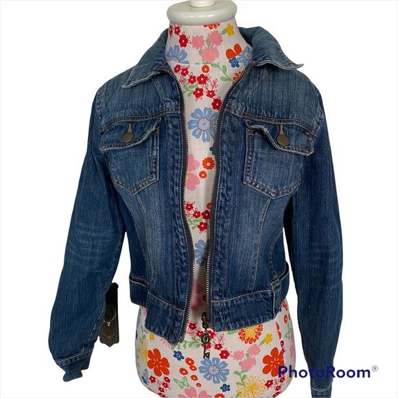 CAbi | Jackets & Coats | Simple Cropped Jean Jacket | Poshmark